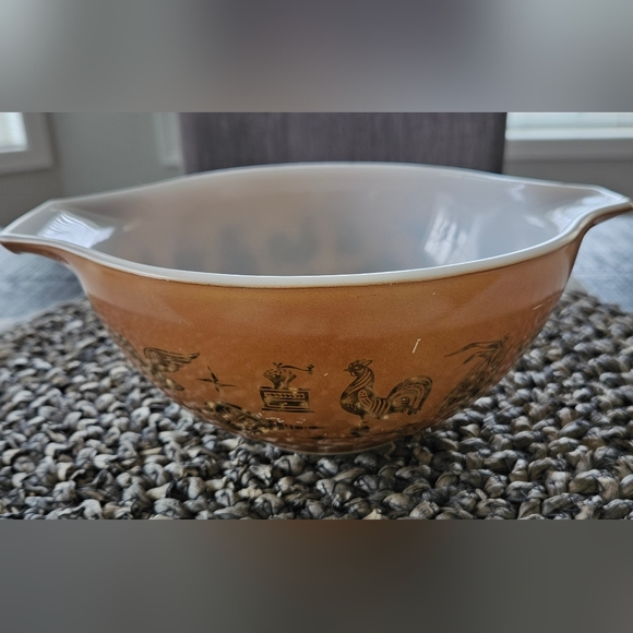 Pyrex | Kitchen | 2 Pyrex Early American 442 And 473 Cinderella Mixing ...